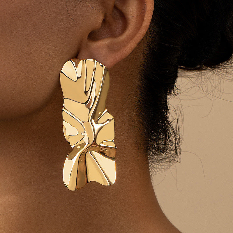 "Danglin' in Paradise: A Guide to Choosing the Best Vacation Earrings ...